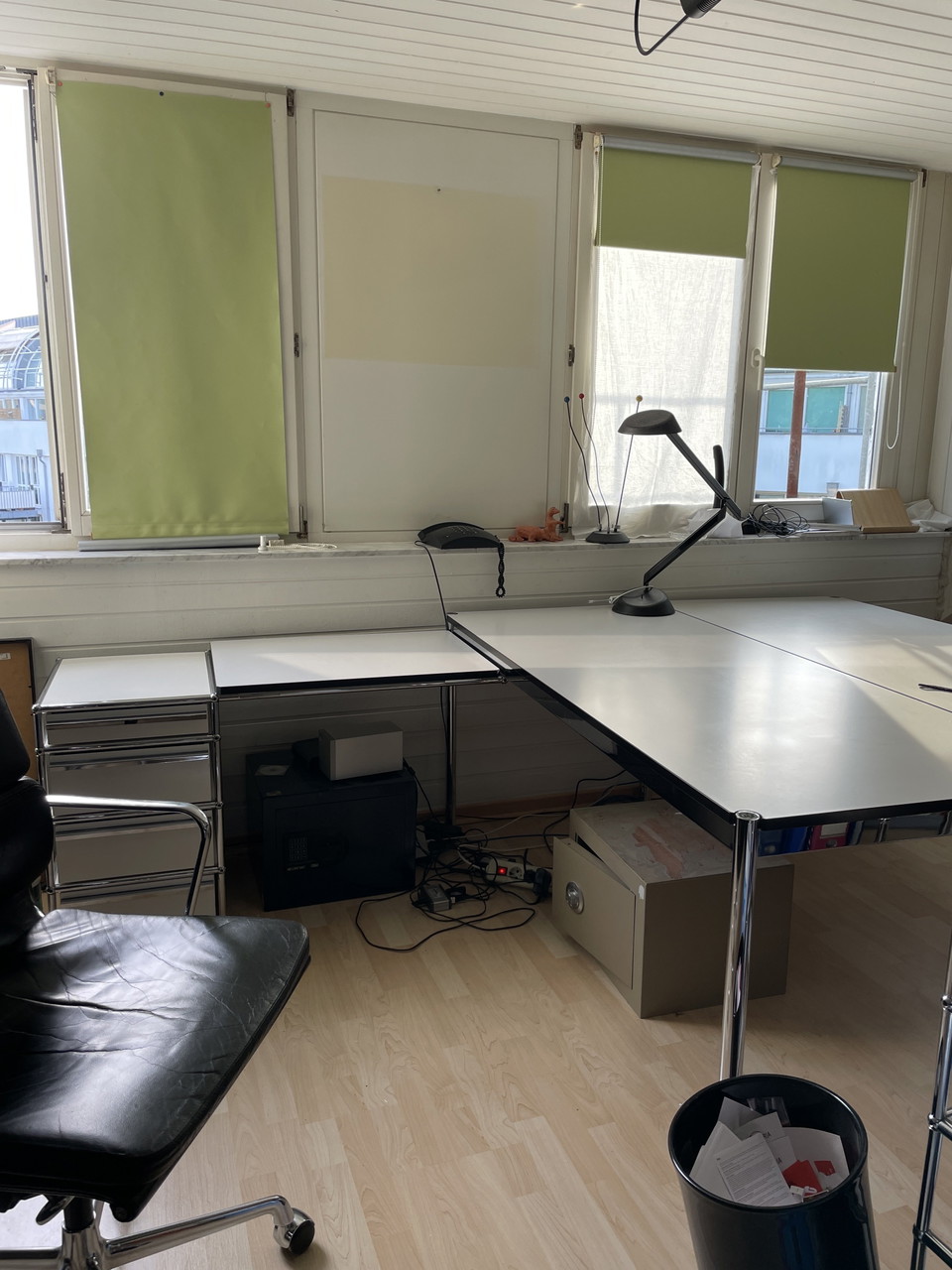 USM Haller corner desk combination | €1,100 | Whoppah