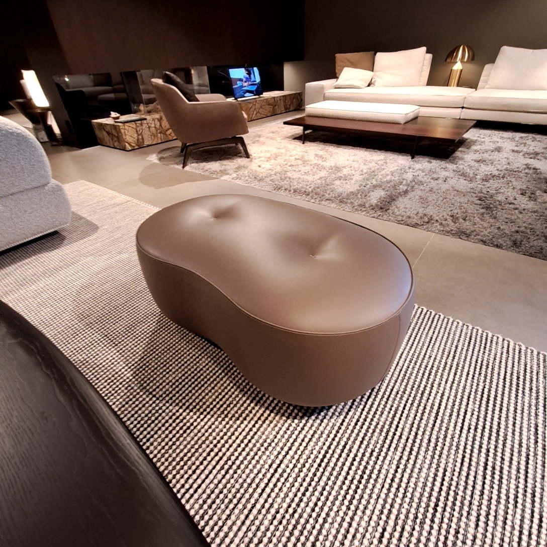 Minotti Torii Ottoman | €1,999 | Whoppah