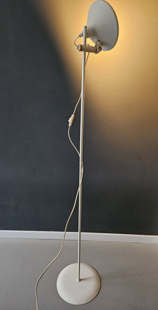 Woja Mid Century Space Age Stehleuchte | €295 | Whoppah