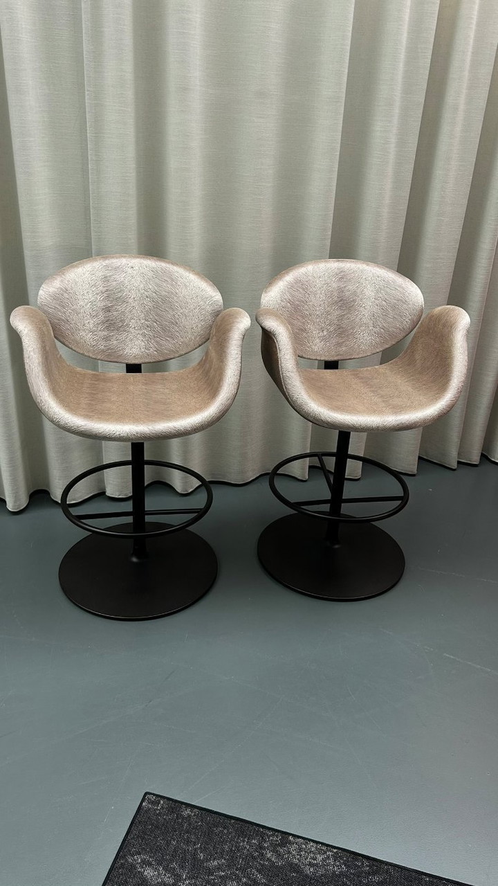 Artifort Little Tulip bar set of 2 pieces | €1,375 | Whoppah