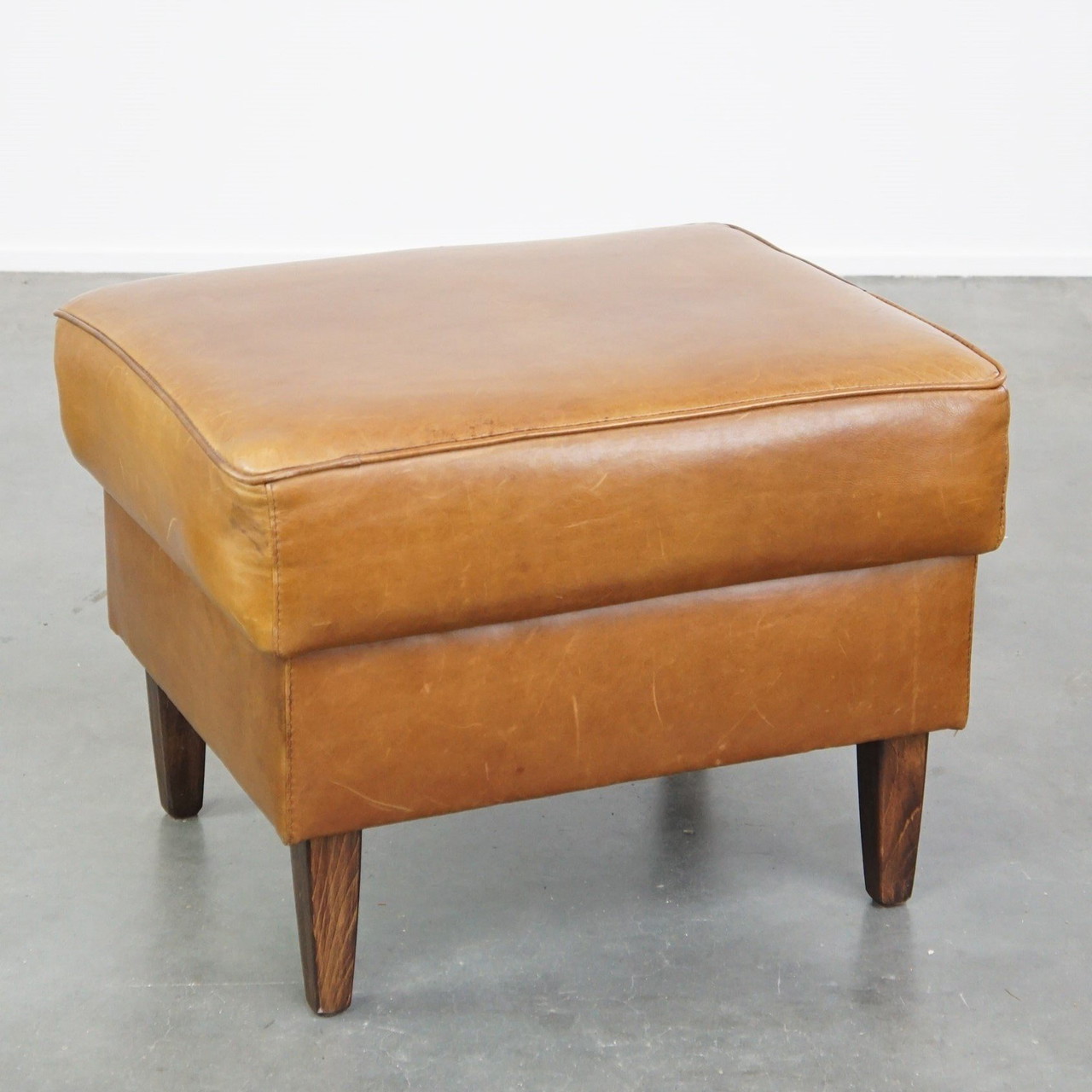 Large Beef Leather Hocker | €445 | Whoppah