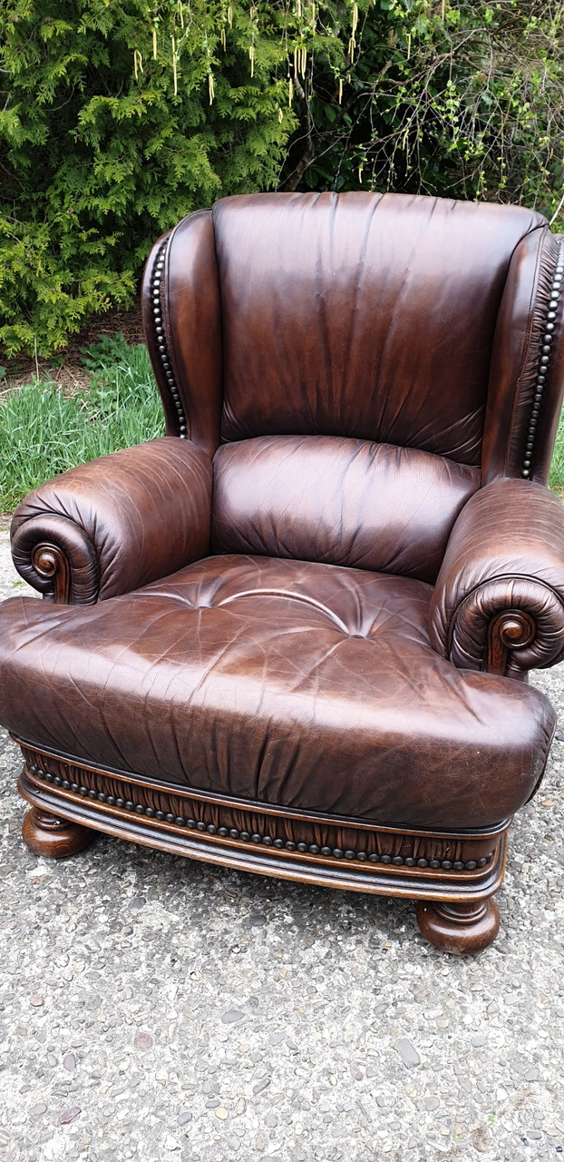 Vintage Chesterfield Leder Sessel | €1,750 | Whoppah