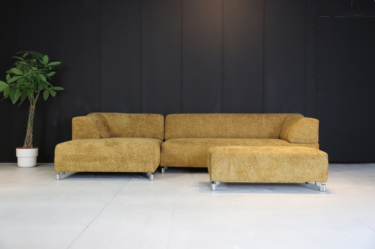 Leolux Faya Lobi Corner Sofa With Hocker | €2,995 | Whoppah