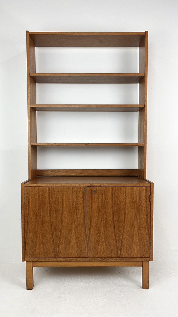 Swedish Vintage Teak Veneer Bookcase Horten | €495 | Whoppah
