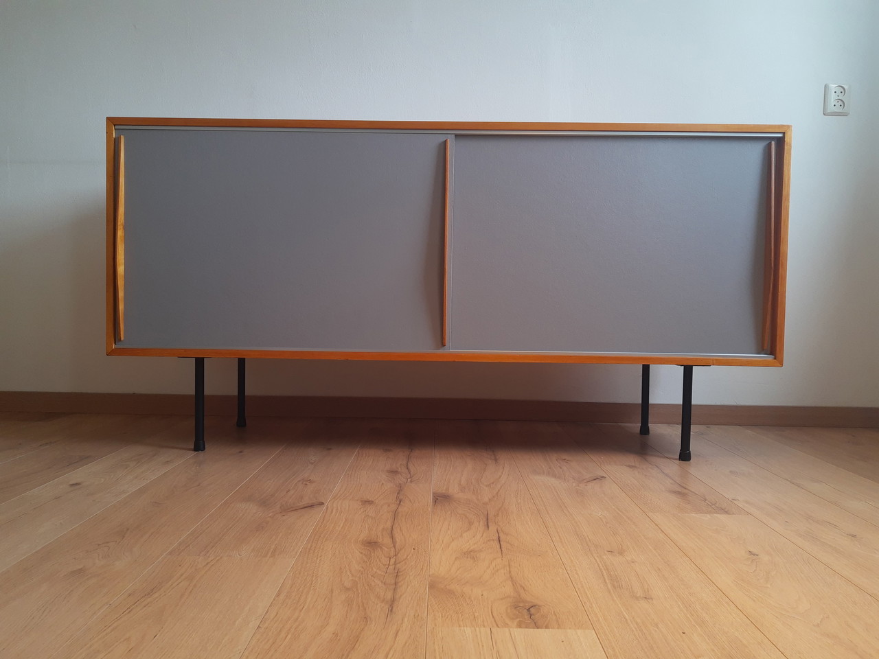 Kurt Thut Sideboard Schweiz 1953 | €3,200 | Whoppah