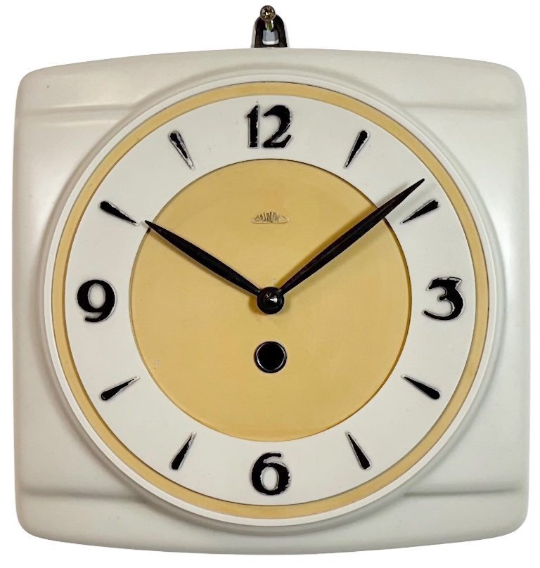 Vintage Beige Bakelite Wall Clock from Prim, 1950s | €199 | Whoppah