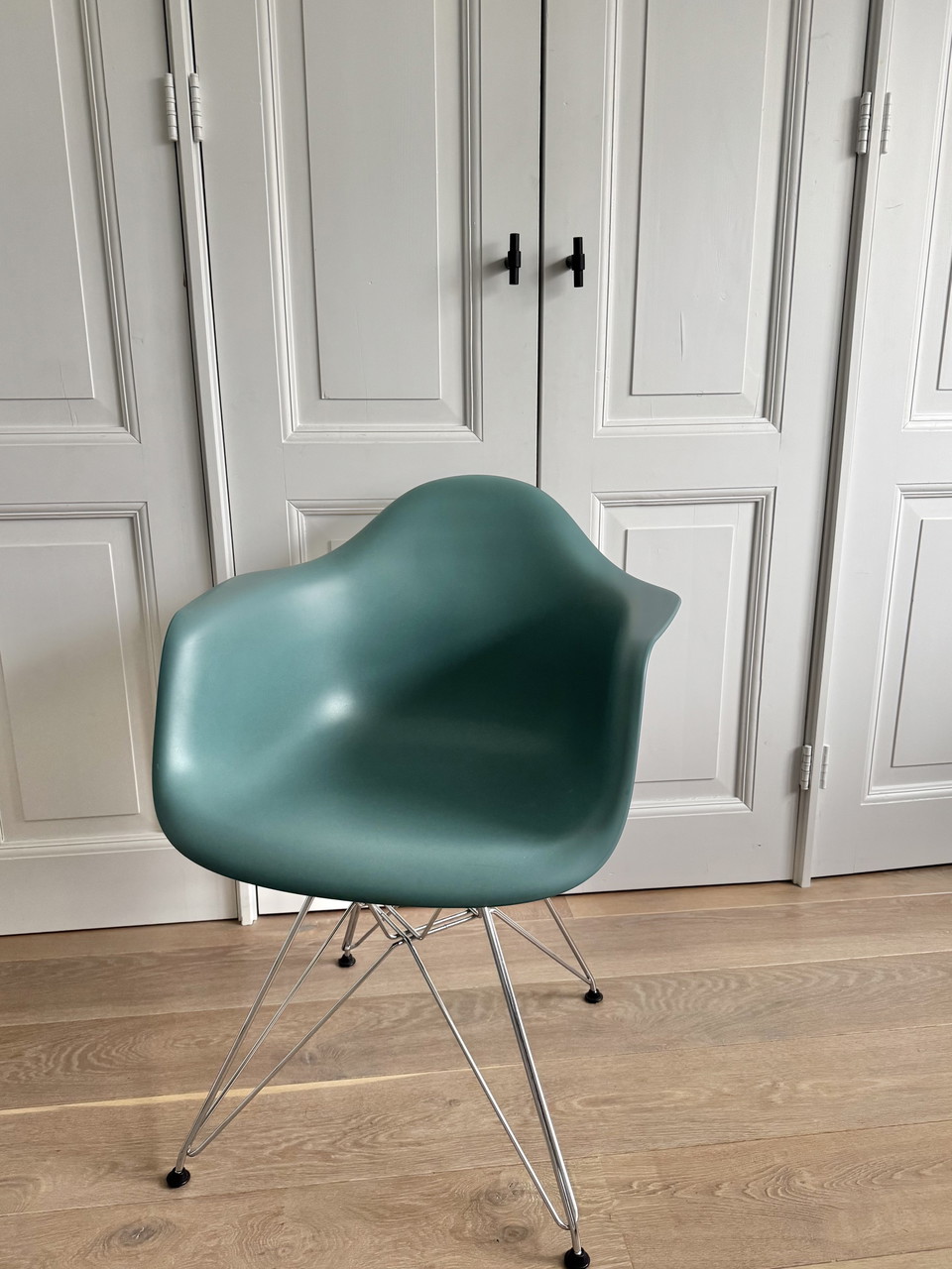 Vitra Eames Dar (Original) | €325 | Whoppah