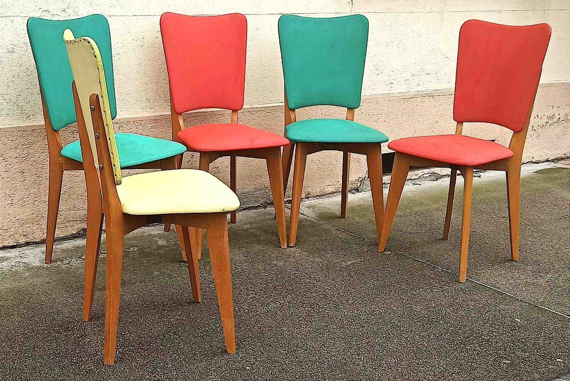 Set of 5 chairs + 1 free. 1960s. | €300 | Whoppah