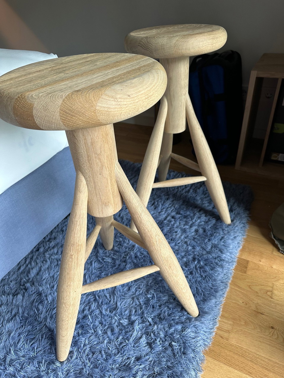2 Artek Rocket Stool in eikenhouten barkrukken | €500 | Whoppah