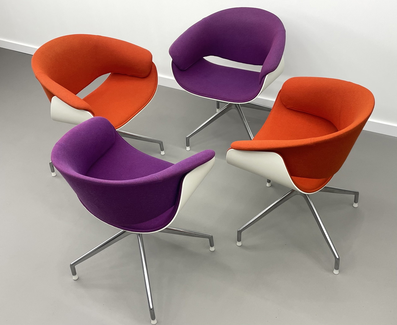B&B Italia Sina tub chair 4 pieces | €1,450 | Whoppah