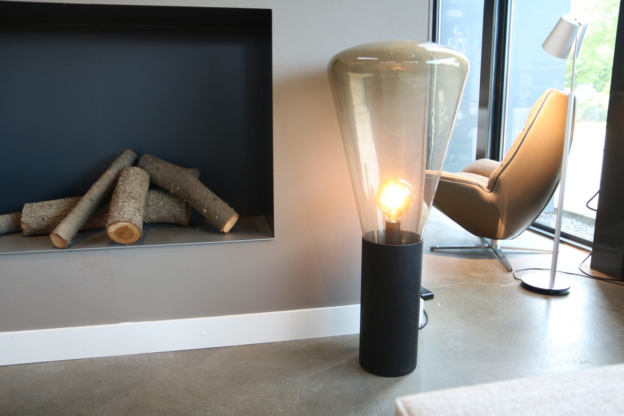 Brokis Muffins Wood 04 staande lamp | €1,995 | Whoppah
