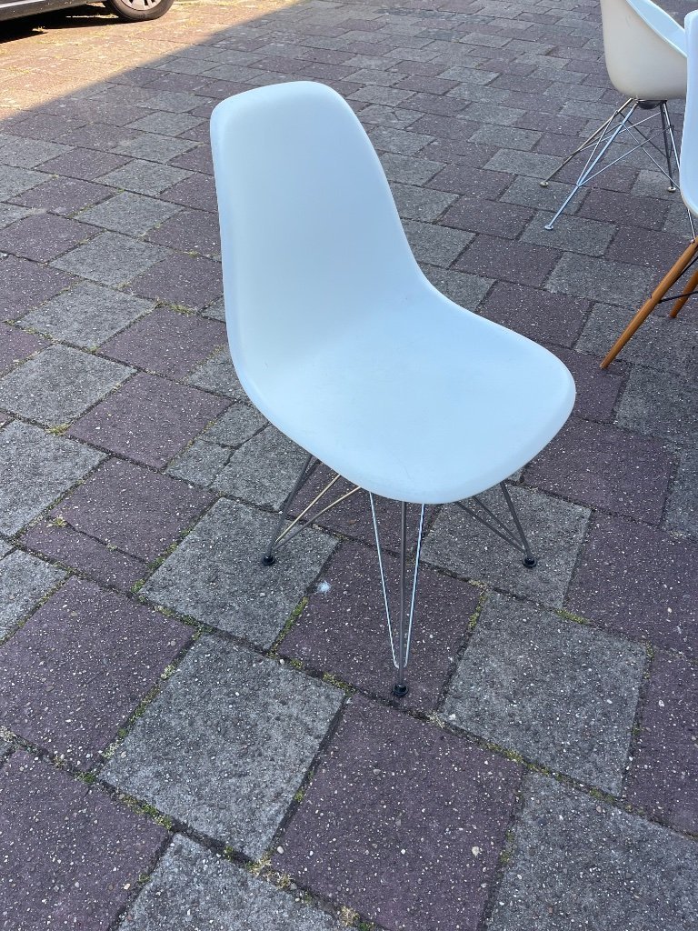 Chaise de salle à manger Vitra | €120 | Whoppah