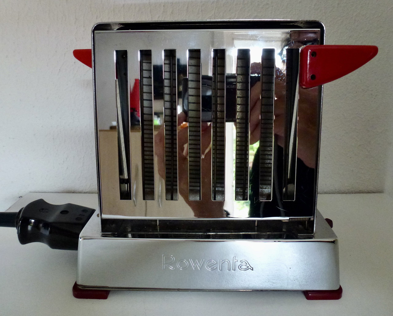 Vintage Toaster/Bread toaster, Brand Rowenta, 1950s. | €30 | Whoppah