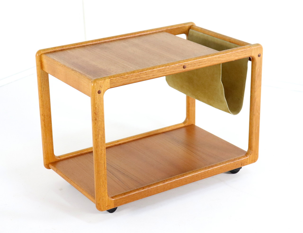 Trolley With Reading Tray Magazine Rack 'Buerup' Vintage | €325 | Whoppah