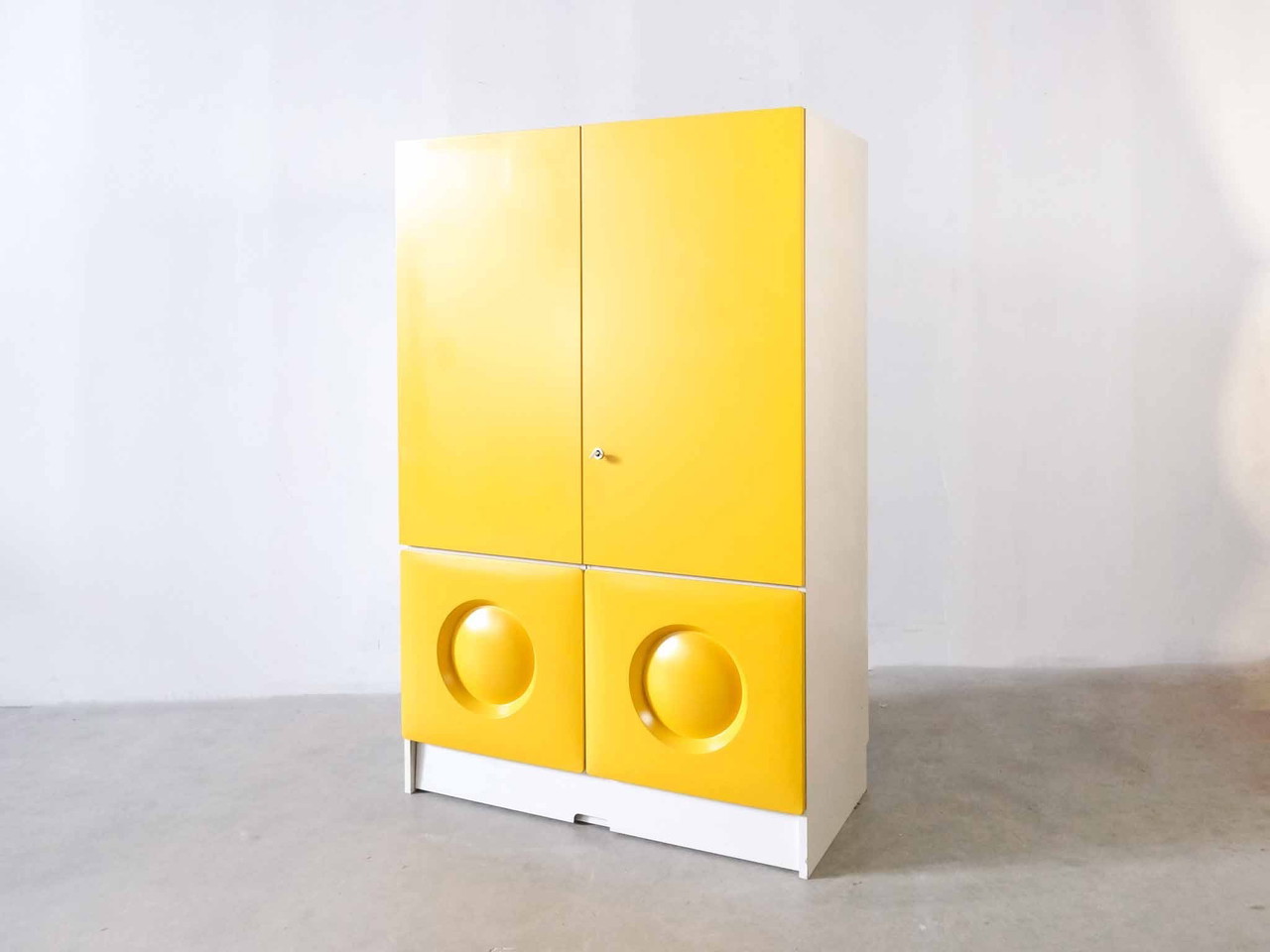 Armadio spaziale di Gwinner anni '70 | €2,700 | Whoppah