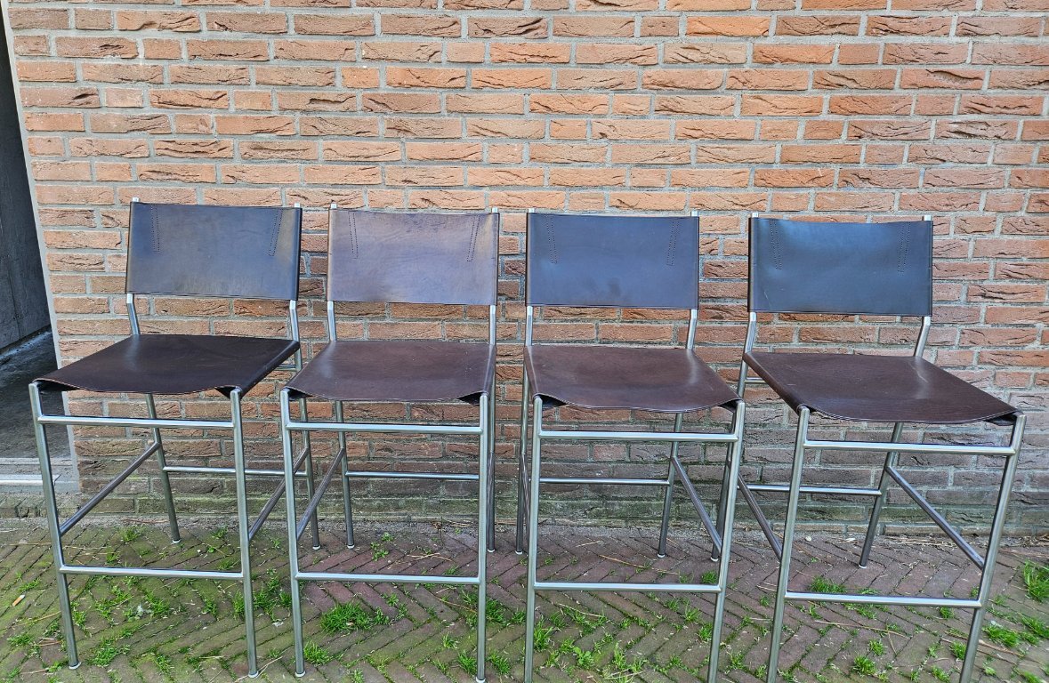 4 x Spectrum bar stool SB06 design by Martin Visser | €350 | Whoppah