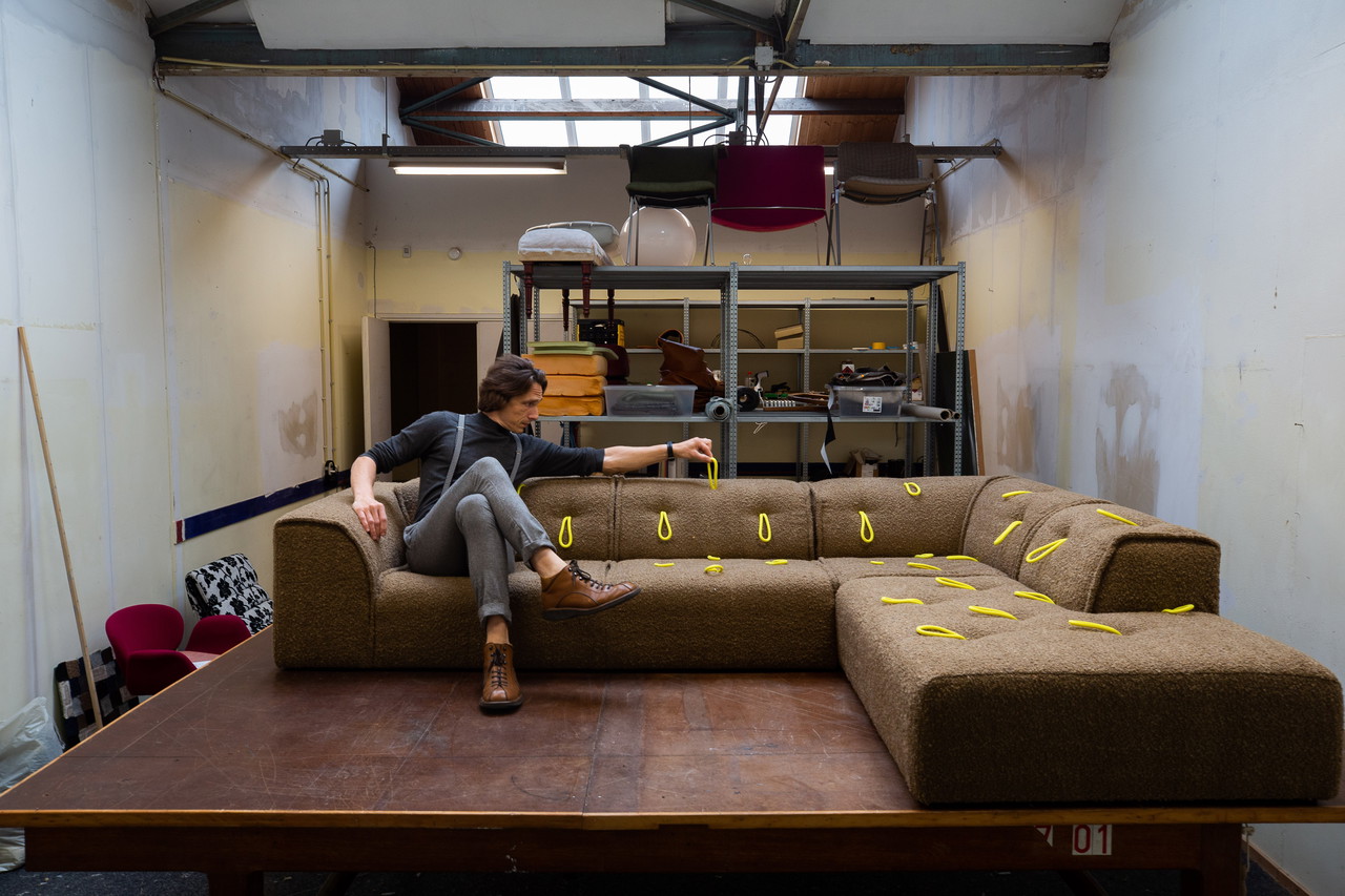 Banc suspendu excentrique avec prise (Soft Business 2025) | €3,450 ...