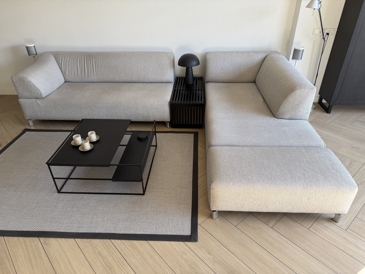 Leolux Faya Lobi Corner Sofa | €1,250 | Whoppah