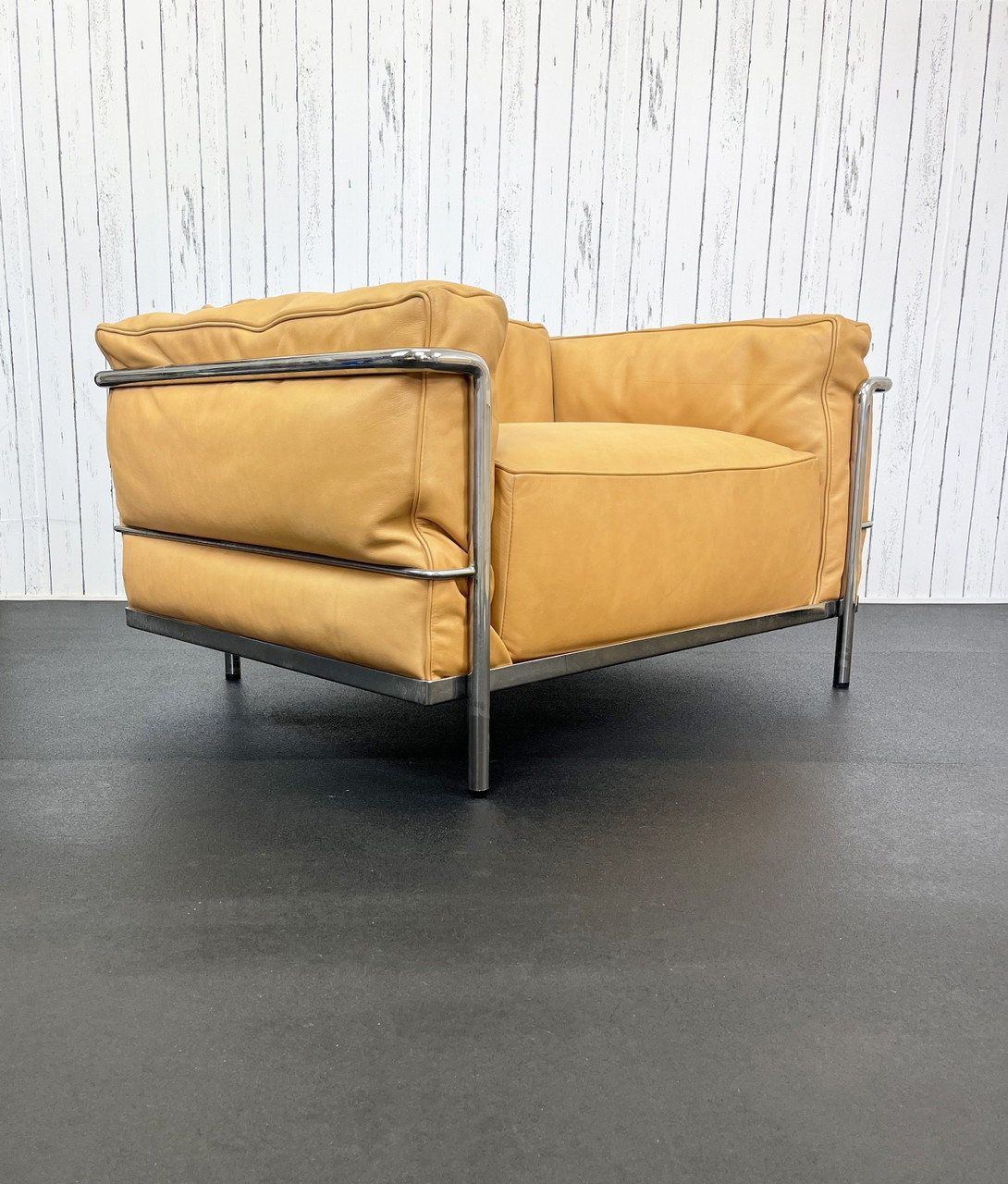 Lc3 Leather Chair Le Corbusier, Cassina, Charlotte Perriand Seats | € ...