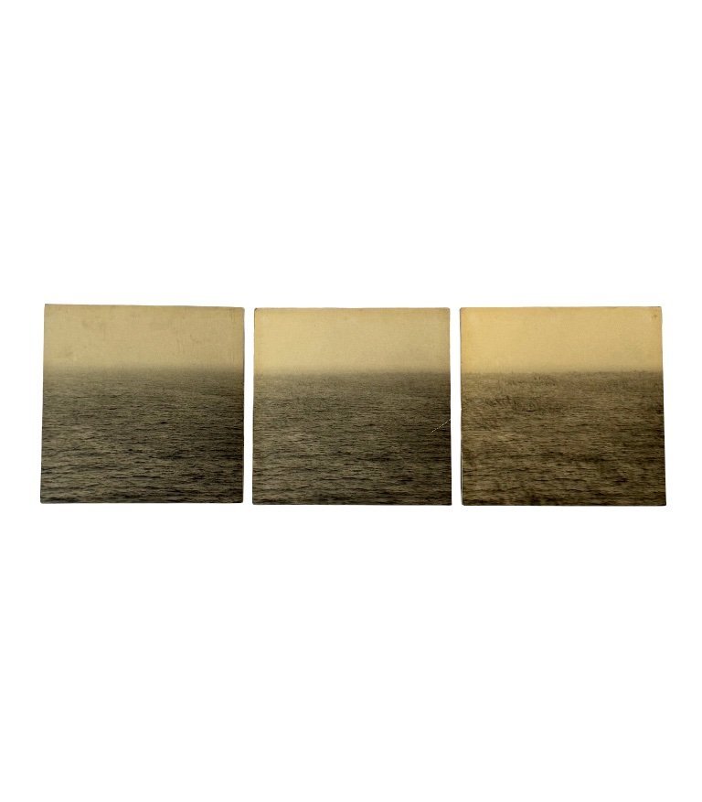 Gerry Hunt (1927 - 2023), set van 3 foto's gemonteerd op houten panelen ...