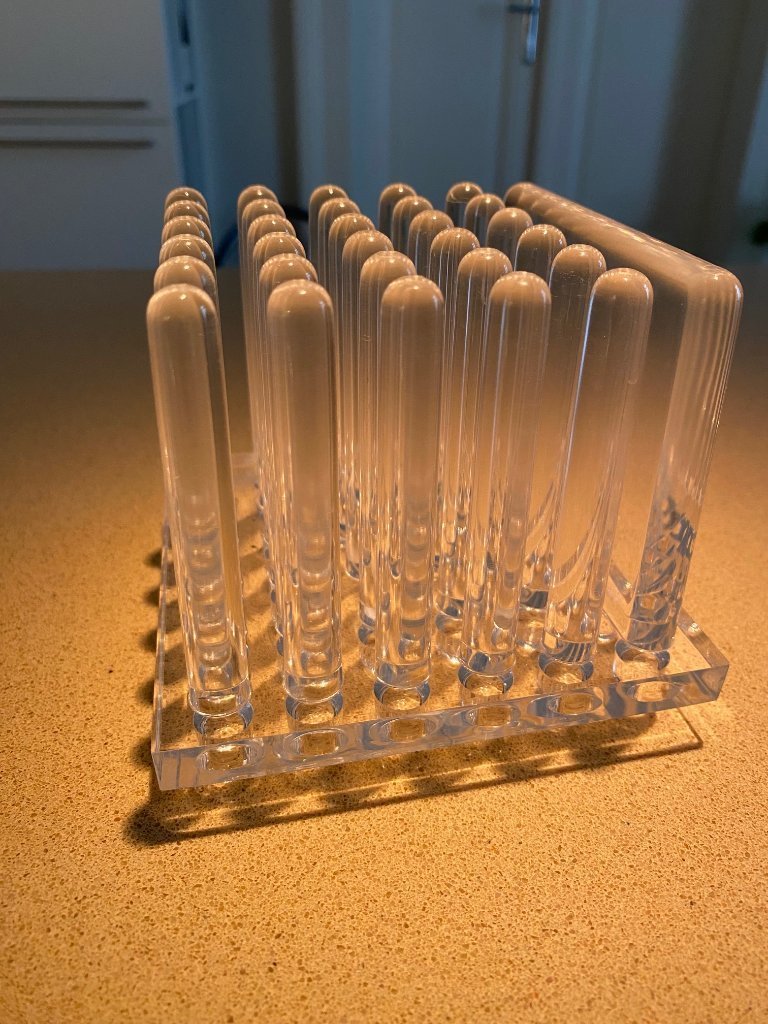 Guzzini Fakiro VIP Utensilo, Lucite Pen Holder from the 80's Italy ...