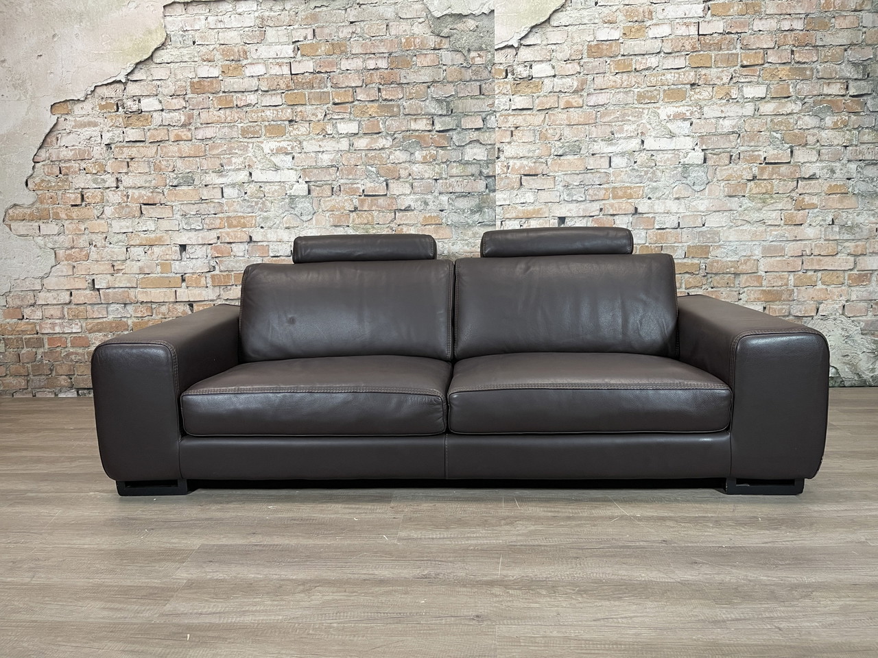 Roche Bobois "Chocolat" Canapé en cuir capitonné | €1,500 | Whoppah