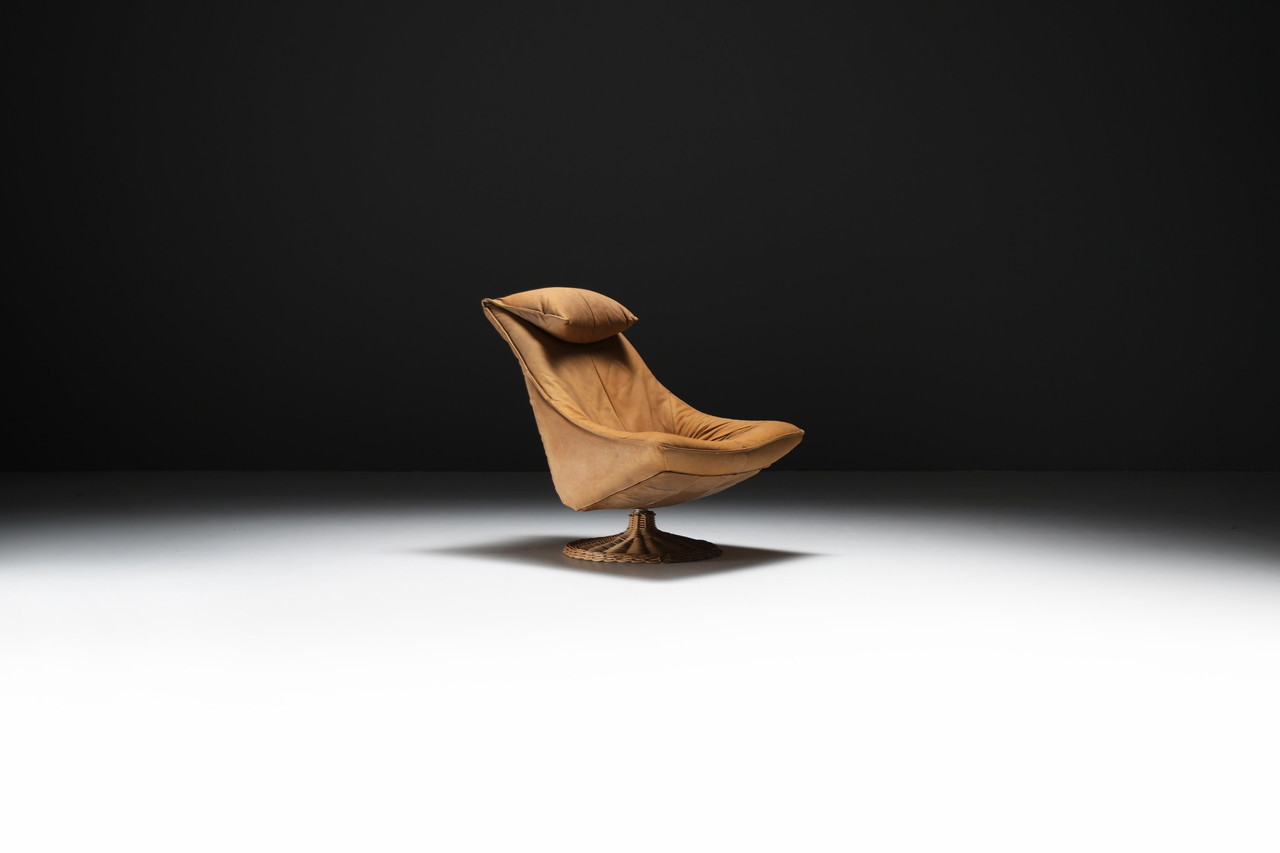 Chaise longue pivotante Delantra en cuir cognac par Gerard van den Berg ...