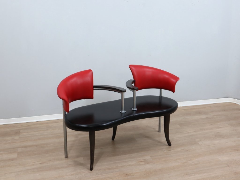 Italiaanse bank uit de jaren 90 in zwart en rood, postmodern design | € ...