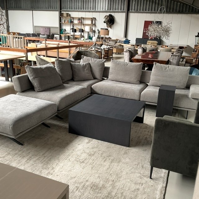 Canapé d'angle Olta Elixir avec pouf | €4,898 | Whoppah