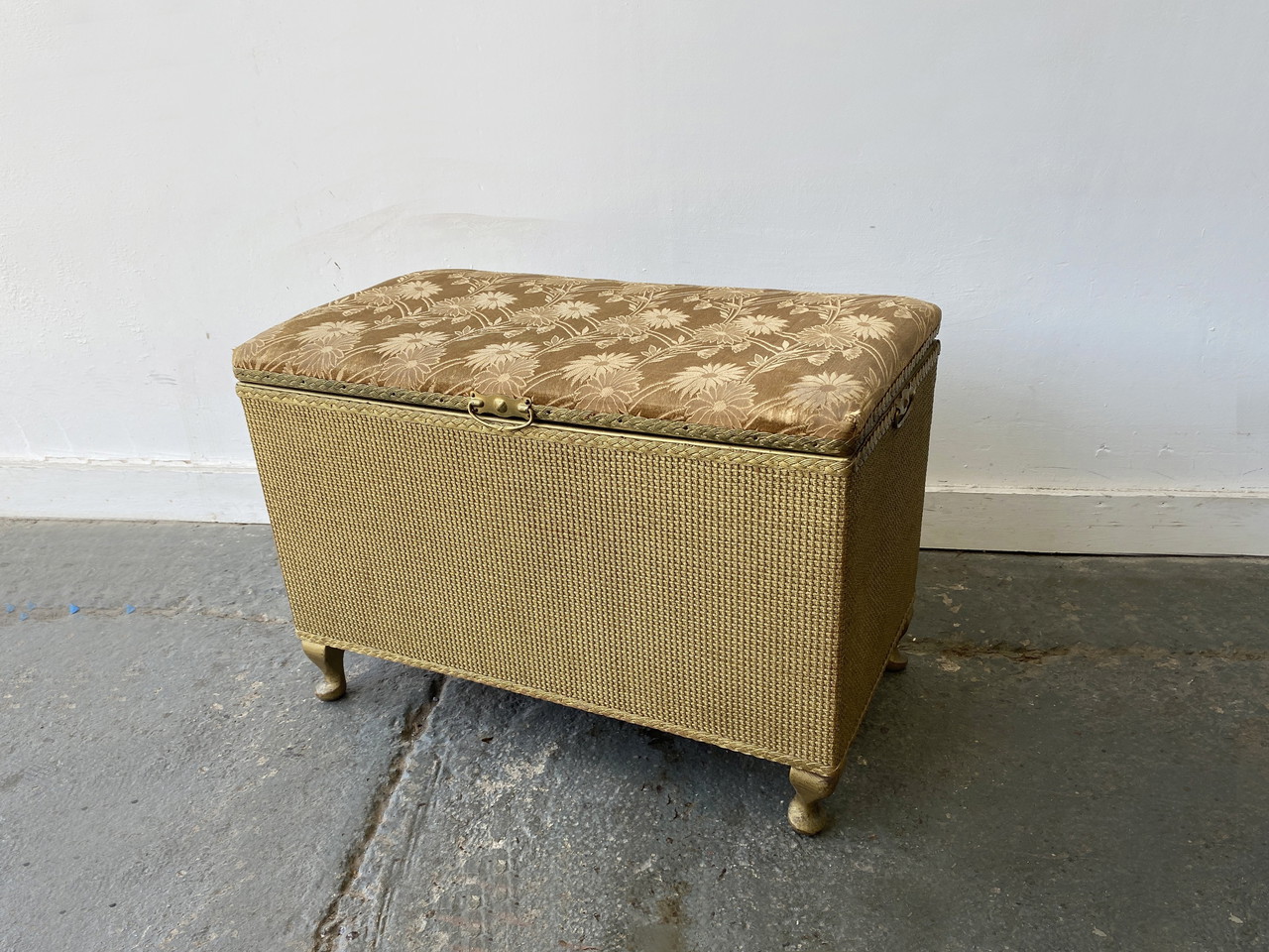 Vintage 1950 Lloyd Loom manta caja / otomana | €292 | Whoppah