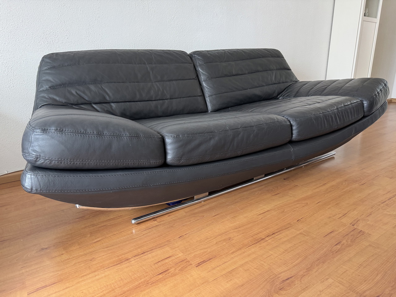 Design Demir Italian Leather Sofa | €1,500 | Whoppah