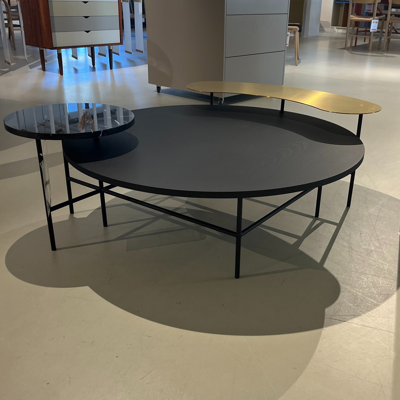 andTradition JH25 Palette coffee table | €1,519 | Whoppah