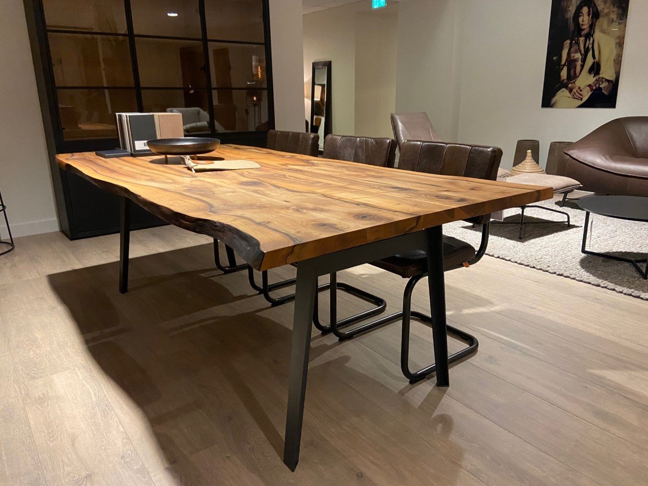Mesa de comedor de nogal de marca propia - 220x100 | €1,119 | Whoppah