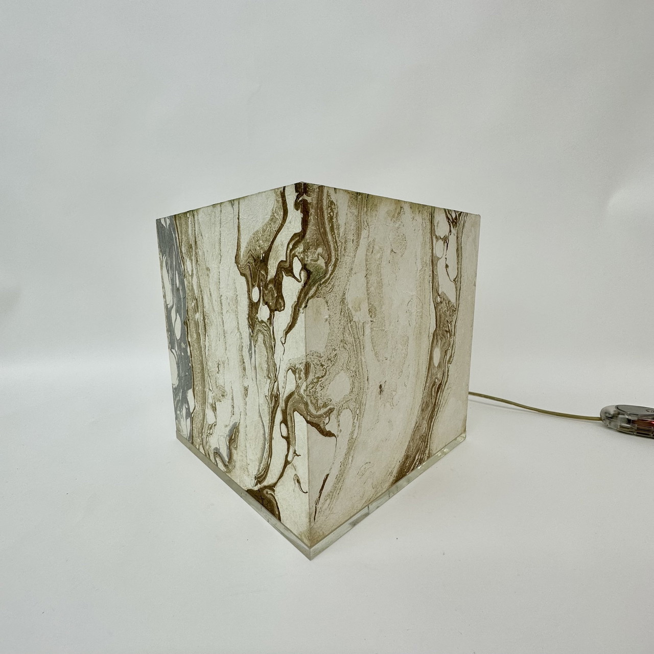 Vintage Table Lamp Cube Square Lamp 1970s | €65 | Whoppah