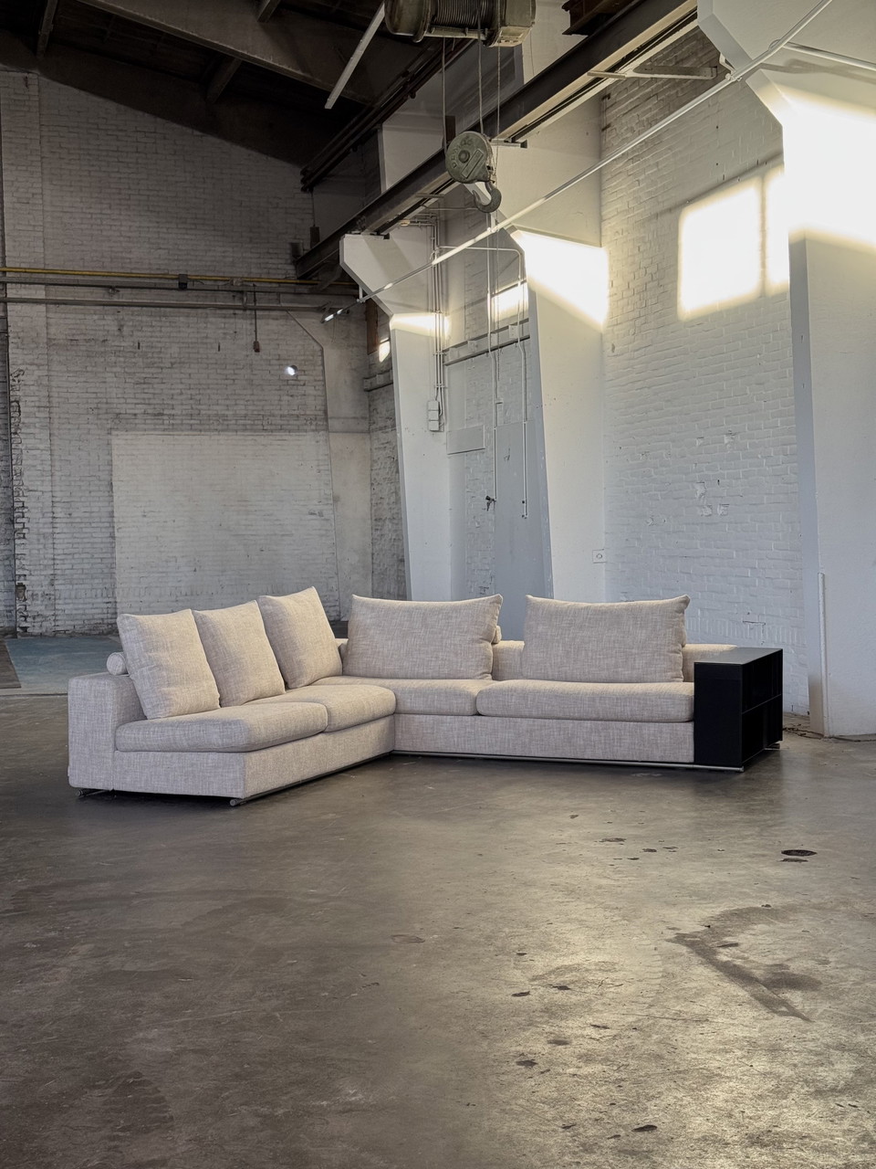 Flexform Groundpiece Design Bench Beige | €5,999 | Whoppah