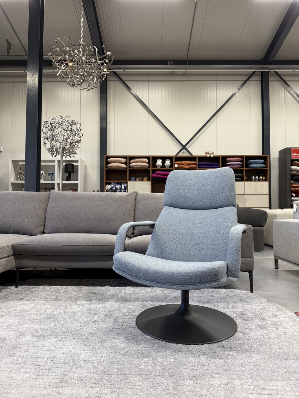 Artifort F156 Sessel Aa Stoff | €1,799 | Whoppah