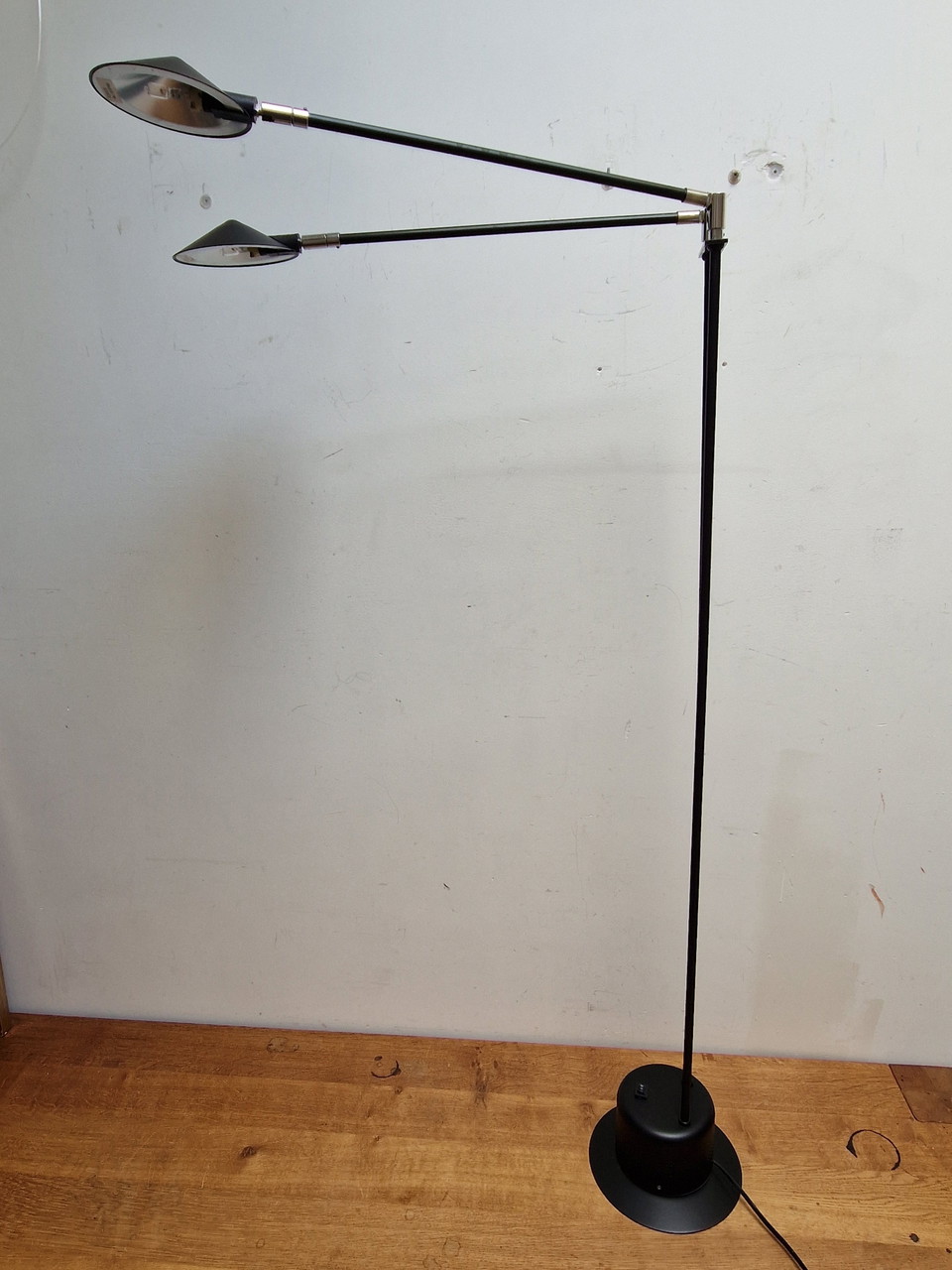Double floor lamp Elco Light | €95 | Whoppah
