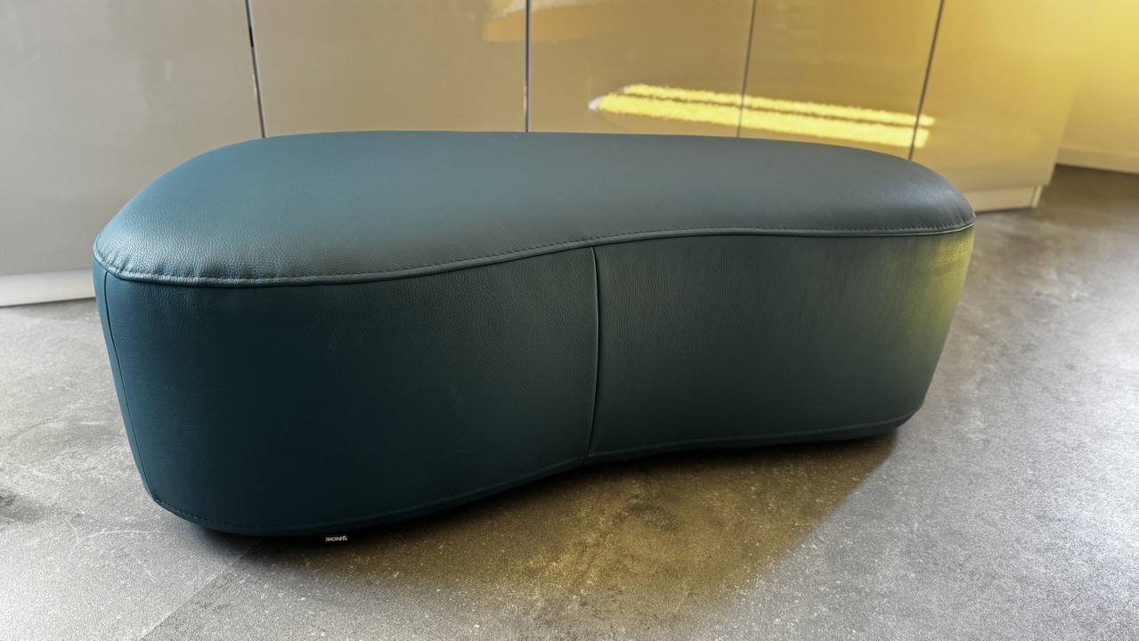 Hocker Leather Montel | €275 | Whoppah