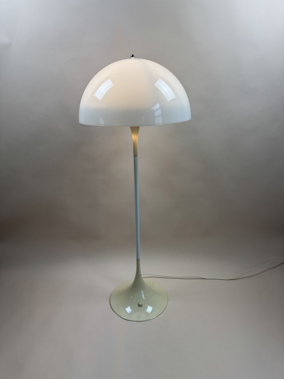 Vintage Panthella Floor Lamp By Louis Poulsen | €900 | Whoppah
