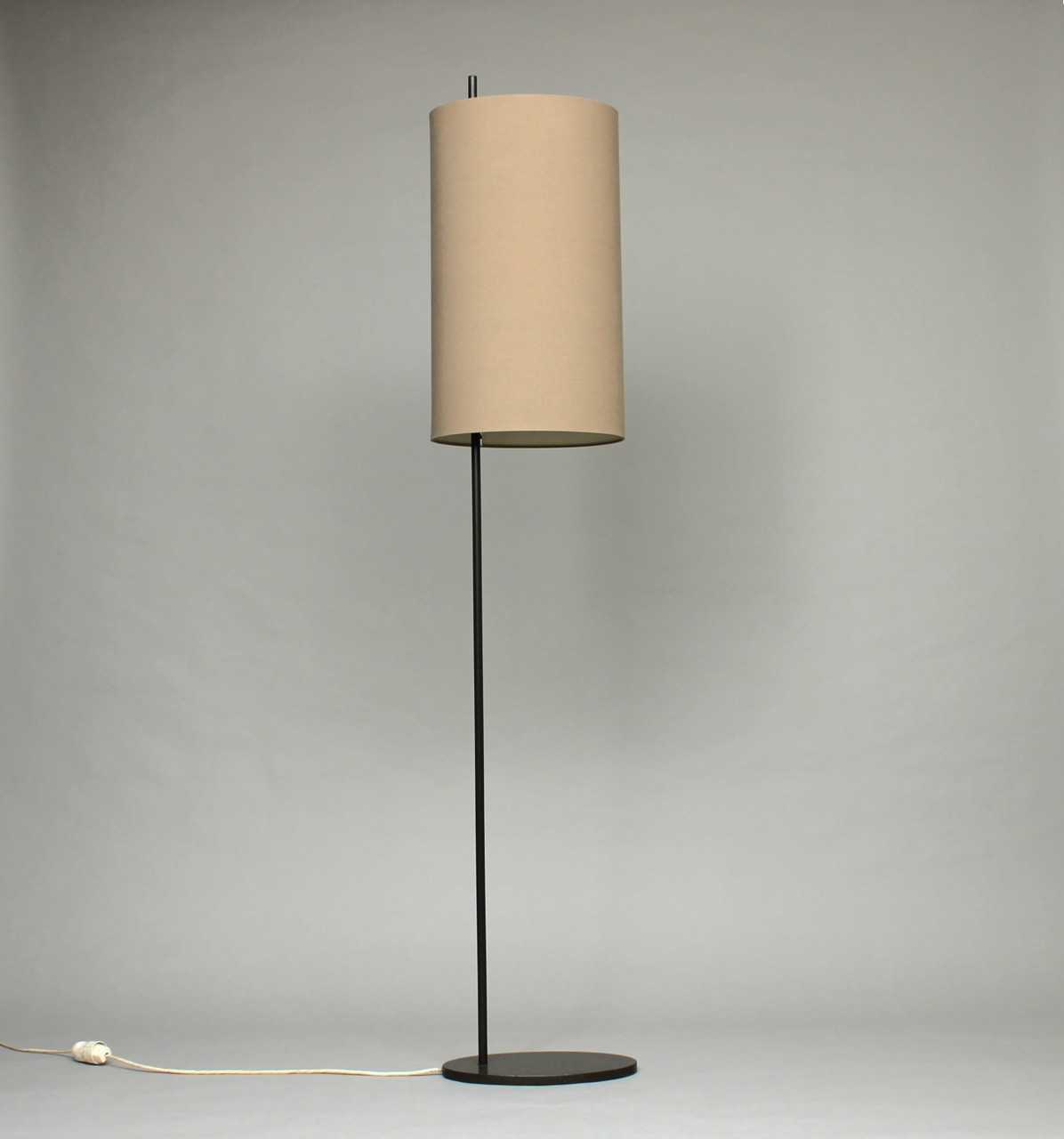 Arne Jacobsen (1902-1971) - AJ Royal - vloerlamp - Louis Poulsen ...