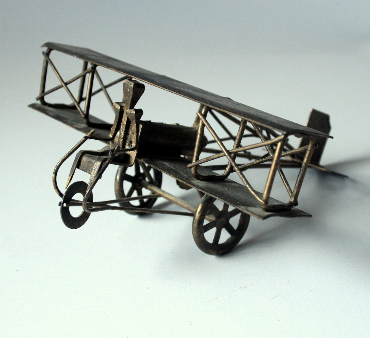 Model airplane biplane - Handmade in metal - Vintage | €89 | Whoppah