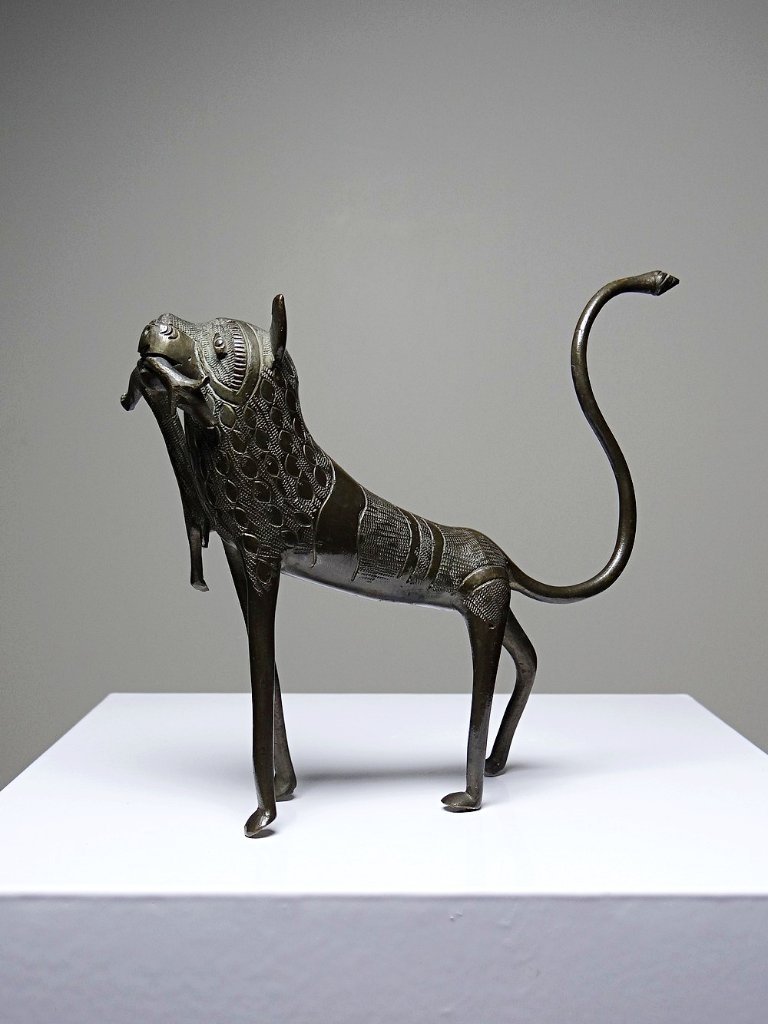 Small subject, lion, hyena, beast in Bronze from Benin Dahomey Cotonou ...