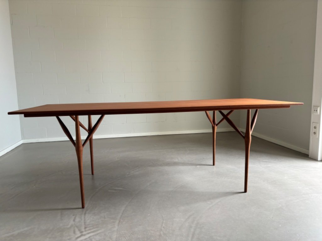 Vintage table, Danish design | €1,650 | Whoppah