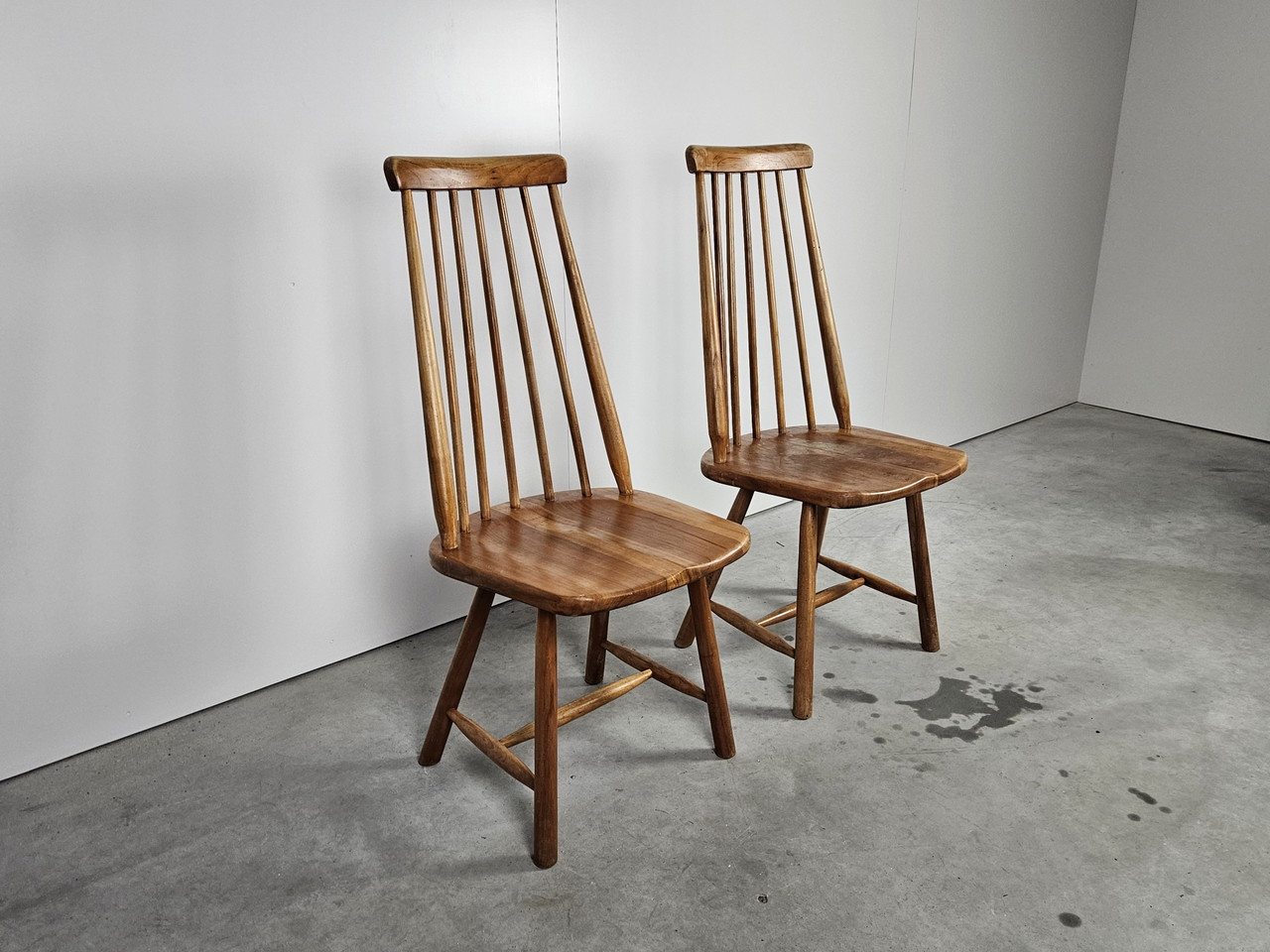 Set Of 2 Vintage Arrow Chairs Tijsseling | €295 | Whoppah