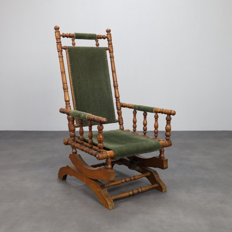 Victorian Rocking Chair, ca. 1920s | €360 | Whoppah