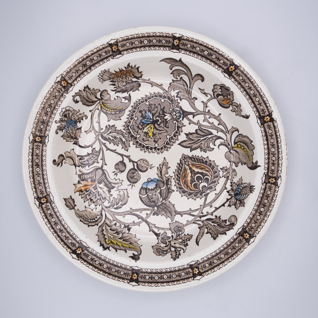 English Jacobean soup plates | €43 | Whoppah