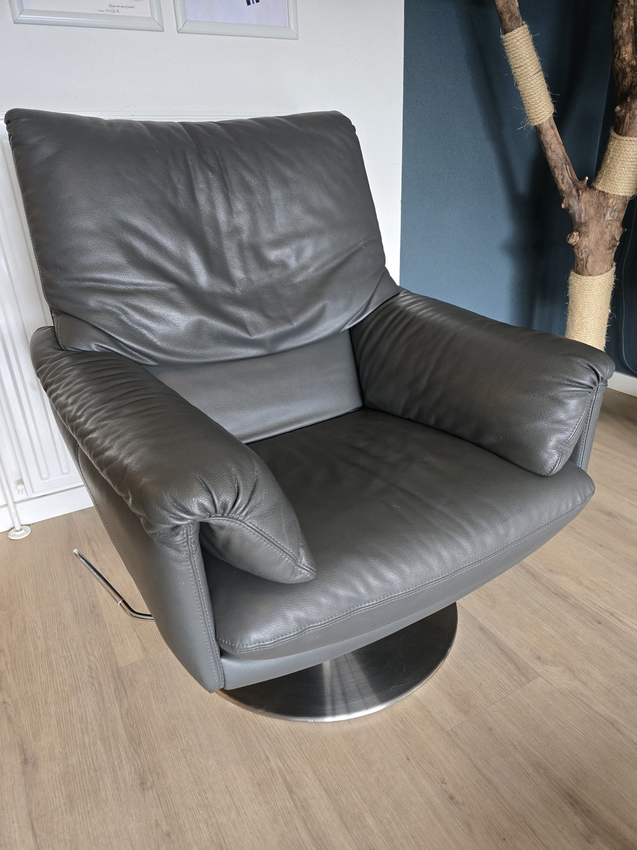 Leolux Cece Tilting Chair Relax Chair | €700 | Whoppah