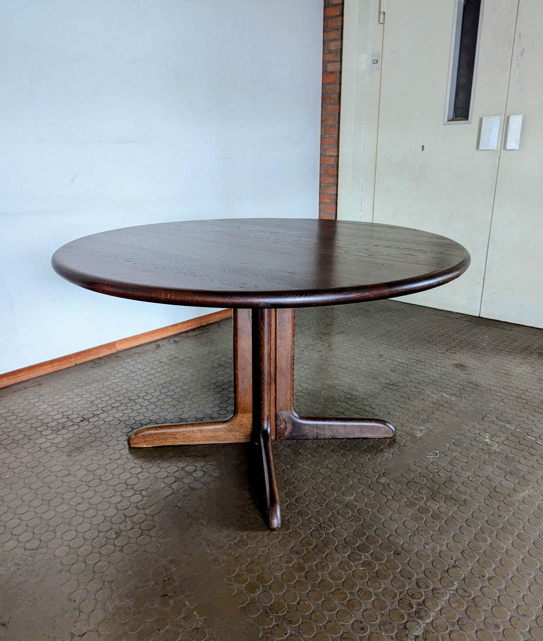 Table à manger ronde vintage 1970S | €325 | Whoppah