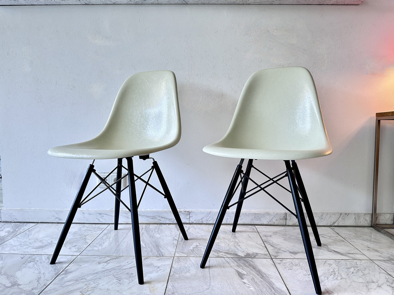 2x Vitra Eames Fiberglass Side Chair DSW - Wood and Wire Base-01 Eames ...