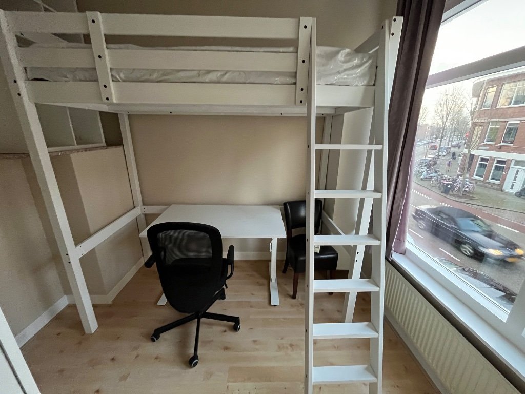 Wooden white loft bed for one person | €179 | Whoppah